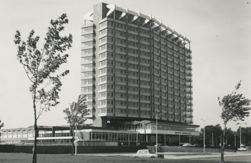 Achtergrondartikel: Kantoor Philips Nederland - Architectuurcentrum ...